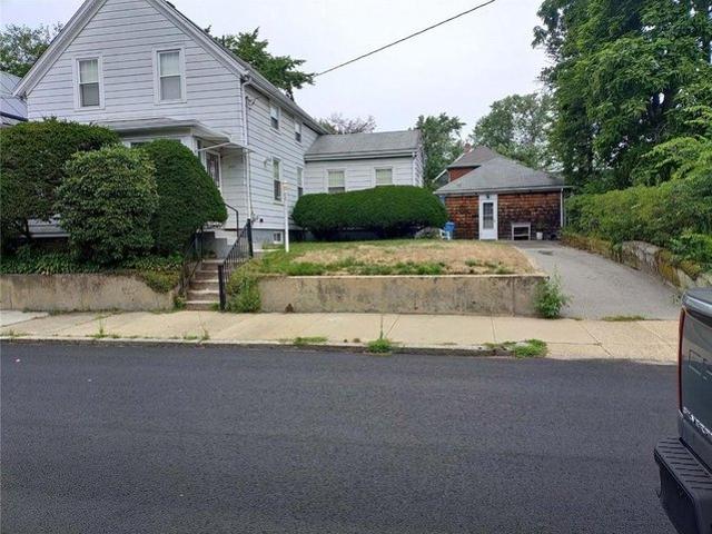 217 Narragansett St, Cranston, RI 02905