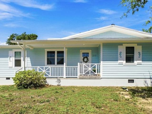 217 NE 38th St, Oak Island, NC 28465