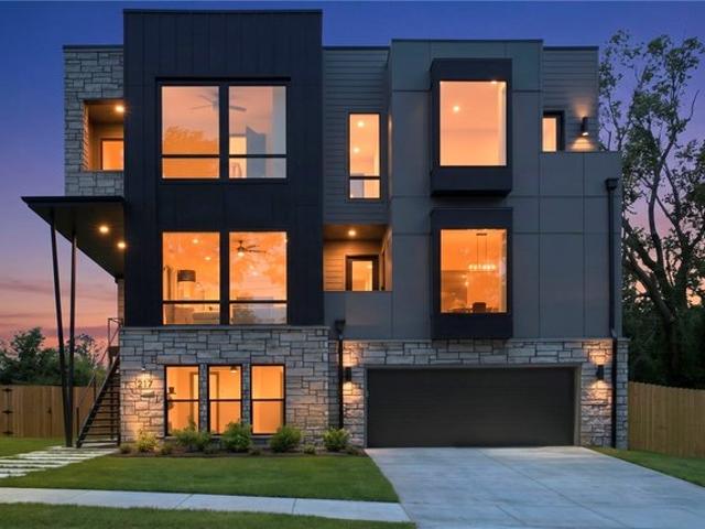 217 NE H St, Bentonville, AR 72712