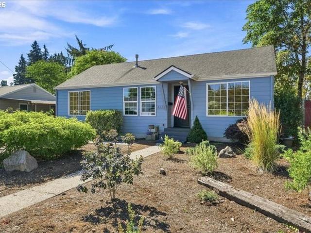 217 NW 44th St, Vancouver, WA 98660