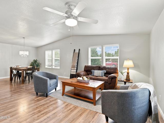 217 S Houston Creek Circle