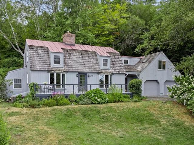 217 S Perry Rd, Barnard, VT 05091