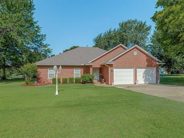 217 S Roselawn Ave, Midwest City, OK 73130