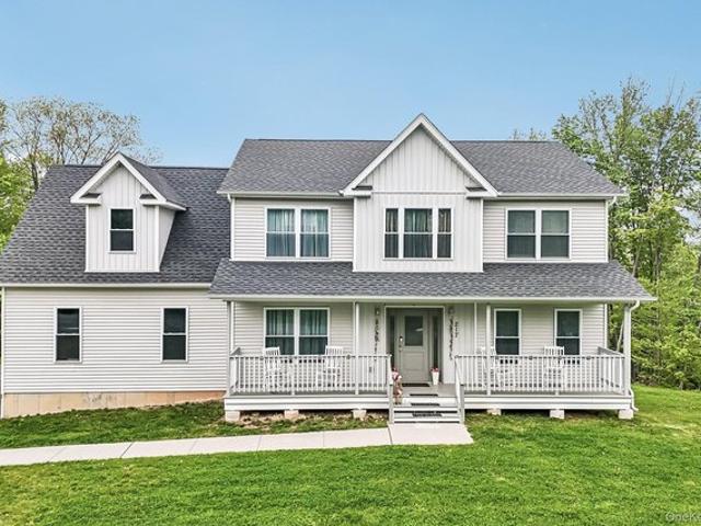 217 School House Rd, Middletown, NY 10940