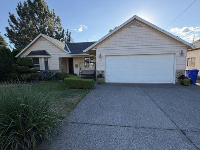 217 SE 90th Ave, Portland, OR 97216