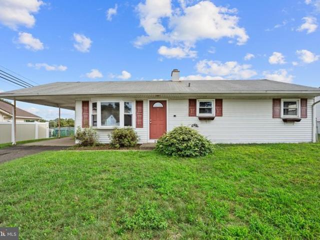 217 Suffolk Rd, Fairless Hills, PA 19030