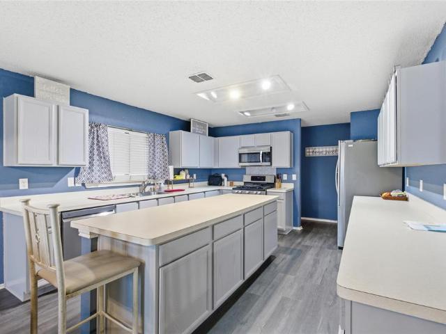 217 Sunset Oaks Drive