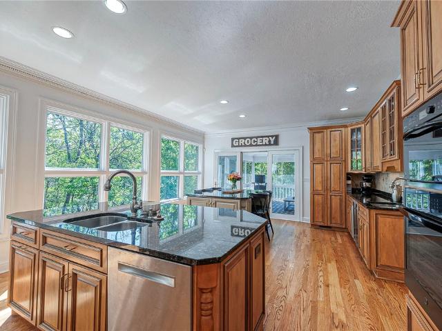 217 Pine Grove Ct