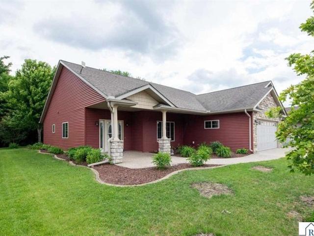 217 Pinehurst Dr, Mankato, MN 56001