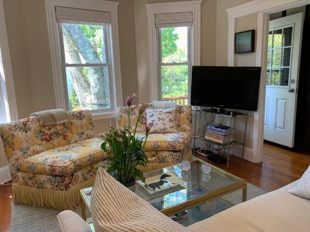 217 Reservoir Rd, Unit 2, Brookline, MA 02467 | MLS #73481 | Compass