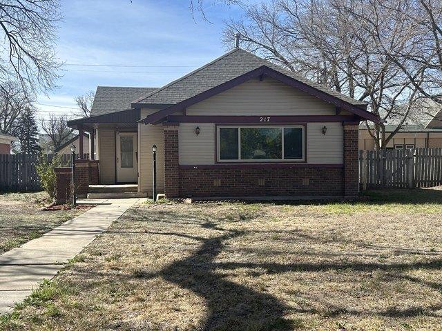 217 W 12th St, Goodland, KS 67735