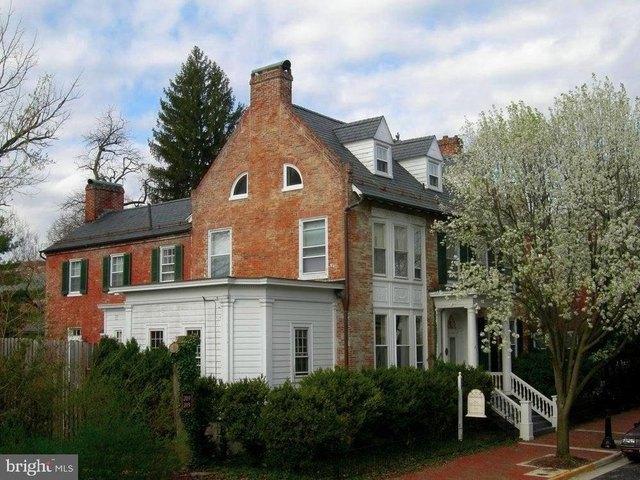 217 W Boscawen St, Winchester, VA 22601