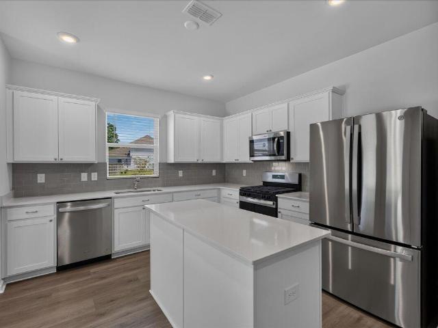217 W Bradford Pointe Drive