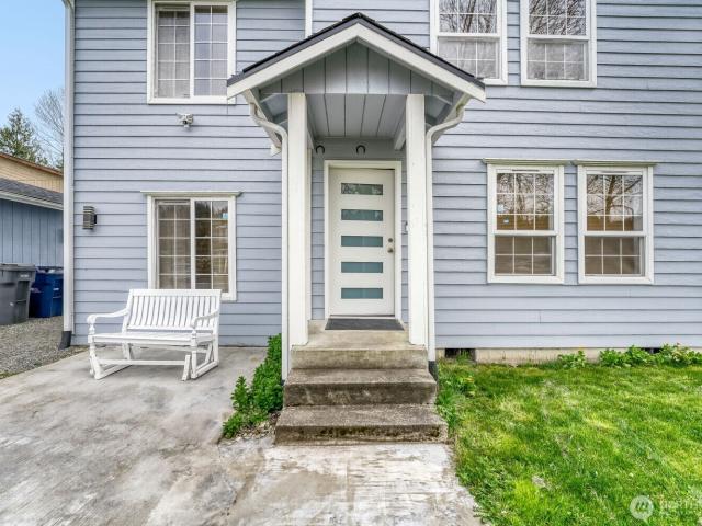 217 Tacoma Blvd S