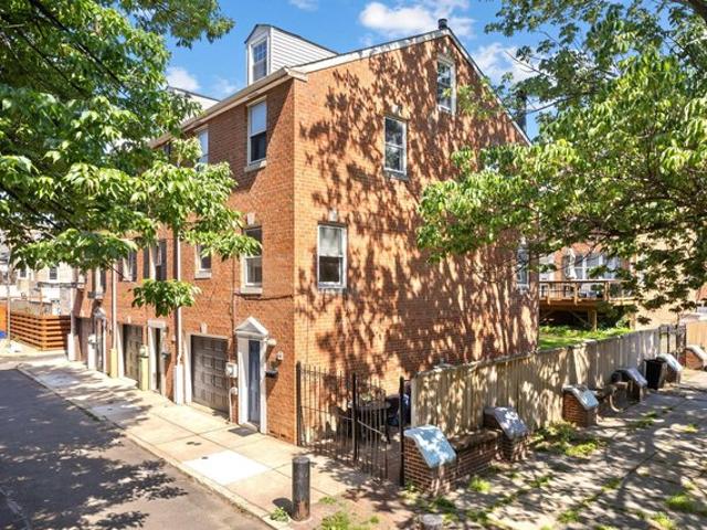 217 Titan St, Philadelphia, PA 19147