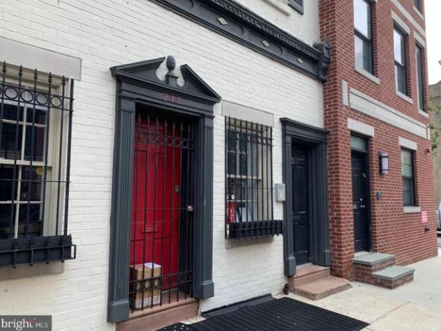 217 Vine St #2F Philadelphia, PA 19106