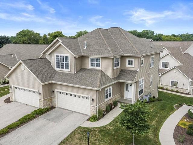 21842 S Weather Edge Cir Unit 232, Lannon, WI 53046