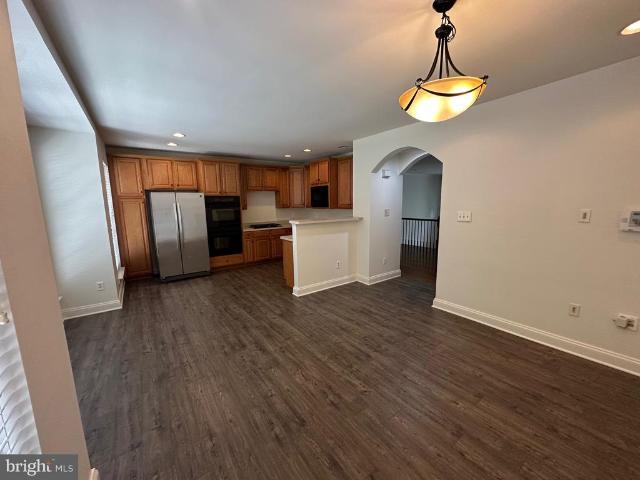 21844 Ladyslipper Square