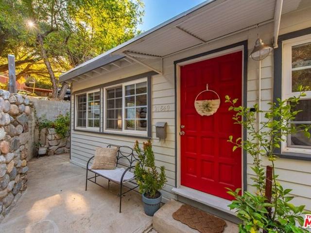 21849 Canon Dr, Topanga, CA 90290