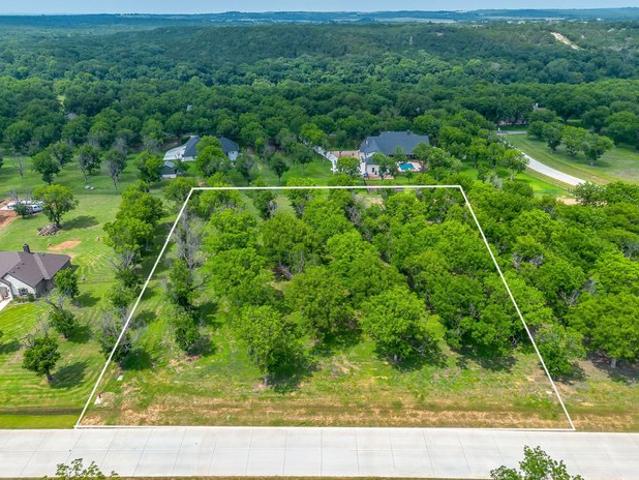 2184 E Landings N, Granbury, TX 76049