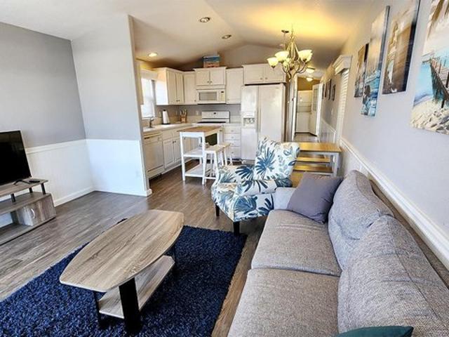 21851 Newland St Spc 7, Huntington Beach, CA 92646