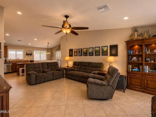 2185 E Hazeltine Way, Gilbert, AZ 85298 | MLS #7004