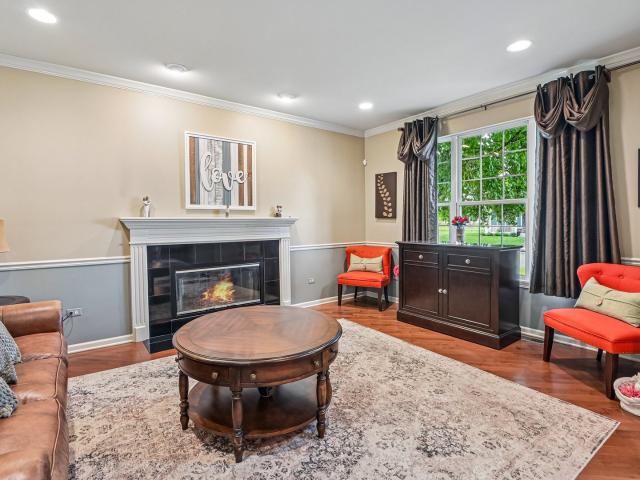 2185 Henning Lane