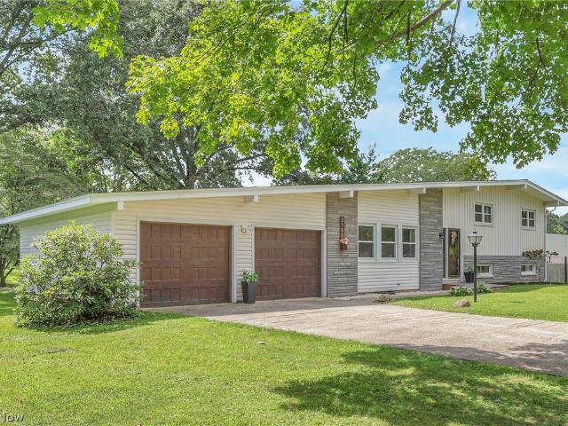 2185 Sunnyhill Drive NE