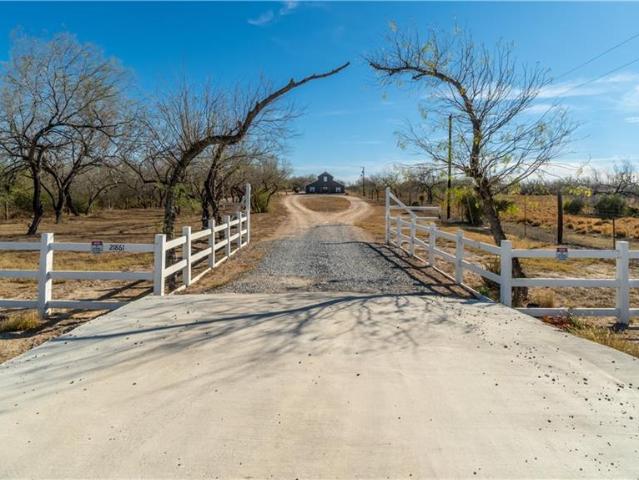 21861 W Fm 490