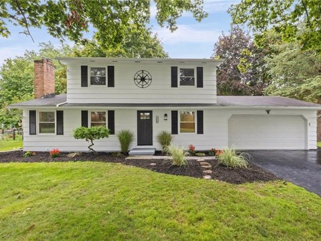 2186 Bear Creek Dr, Ontario, NY 14519