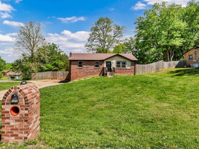 2186 Blakemore Dr