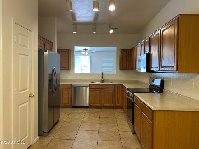 2186 w agrarian hills drive