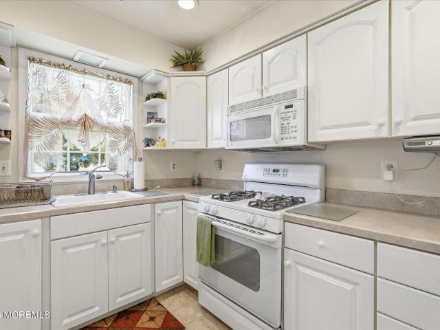 2187 Agincourt Rd, Toms River, NJ 08755 | MLS #22608