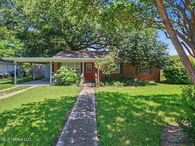 2187 Collins Blvd, Gulfport, MS 39507