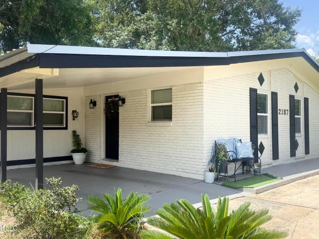2187 Sherwood Place
