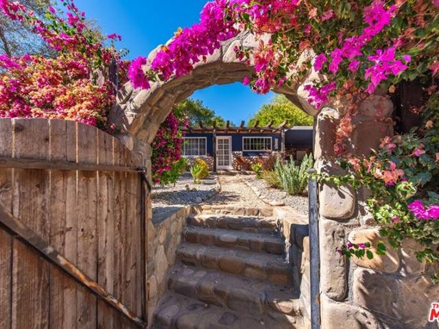 21881 Koontz Way, Topanga, CA 90290