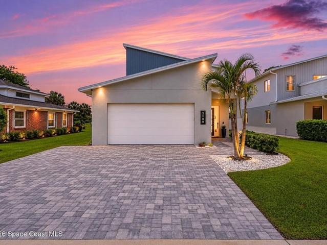 2188 Country Club Rd, Melbourne, FL 32901