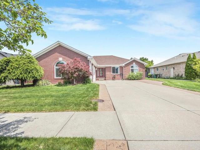 21895 Preserve Ct, Macomb Township, MI 48042