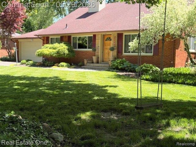 2189 Devonshire Rd, Bloomfield Hills, MI 48302