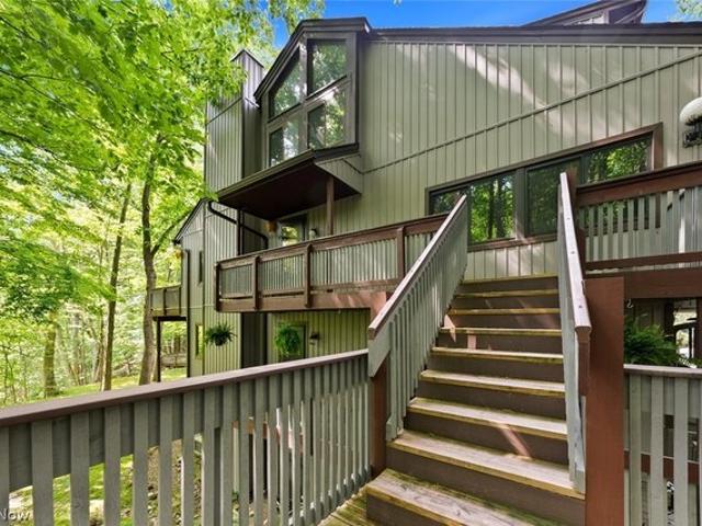 2189 Pinebrook Trl, Cuyahoga Falls, OH 44223