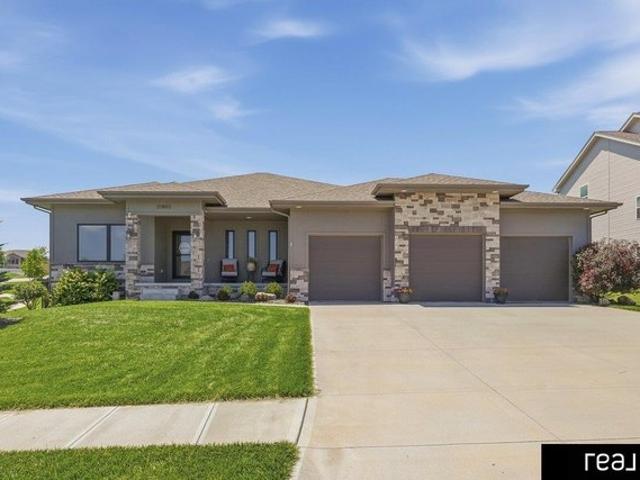 21803 I St, Omaha, NE 68022