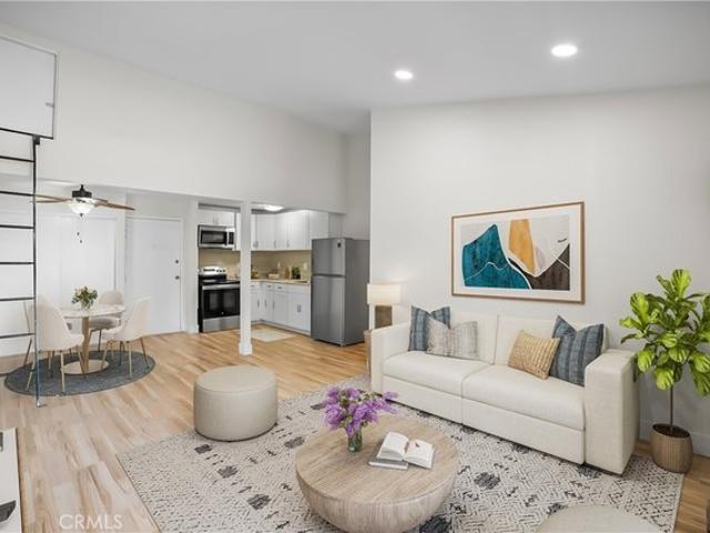 21801 Roscoe Blvd Unit 206, Canoga Park, CA 91304