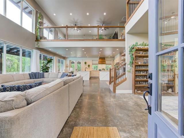 21802 Henney Hollow Road