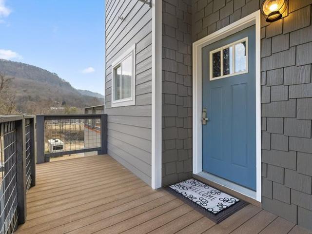 21808 River Canyon Rd, Chattanooga, TN 37405
