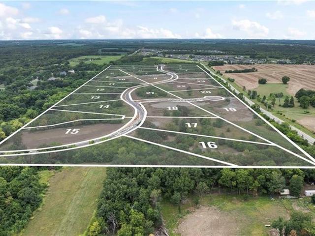 2180 Oakmont Ct, Stilwell, KS 66085