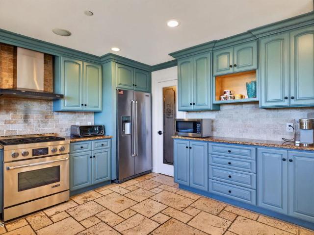 2180 Vista Del Mar Dr, Ventura, CA 93001 | MLS #V1 36321VC