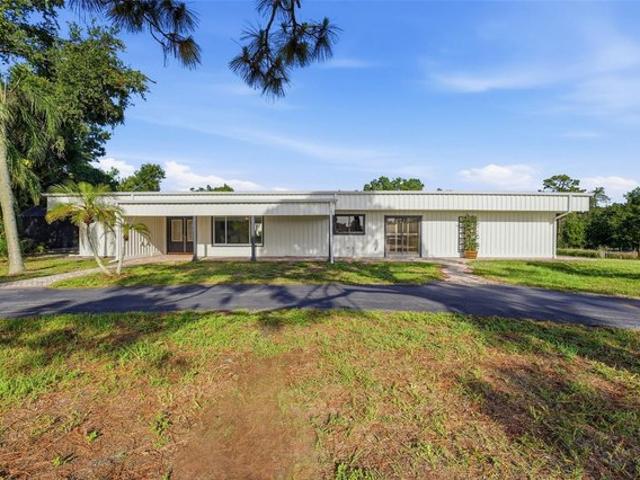 2180 W Dolphin Dr, Englewood, FL 34223