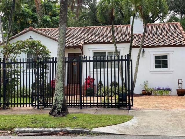 2180 24th St SW, Miami, FL 33145