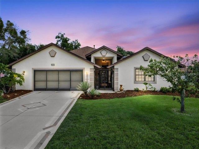 21815 Tartan St, Leesburg, FL 34748