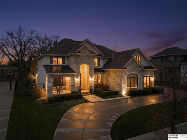 21815 Marinda St, Elkhorn, NE 68022